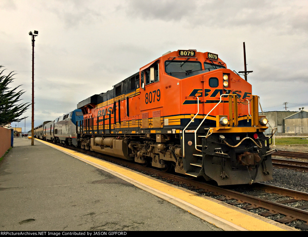 BNSF 8079 AMTK 123